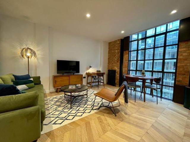 Studio Flat, Battersea Power Station, SW11