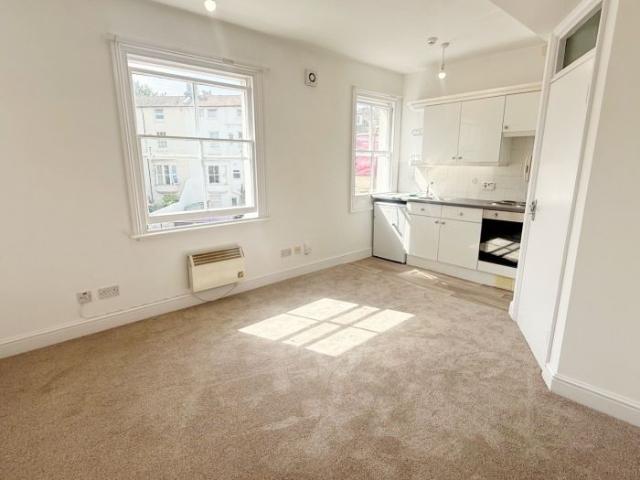 Studio Flat, Bath Street, Brighton