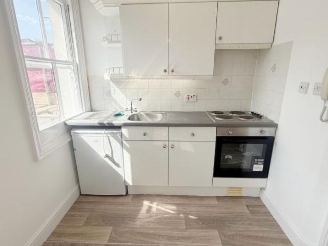 Studio Flat, Bath Street, Brighton