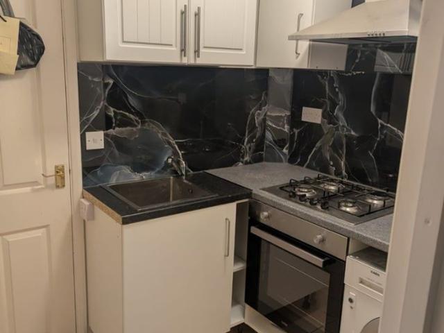 Studio Flat, Beaconsfield Road, N11