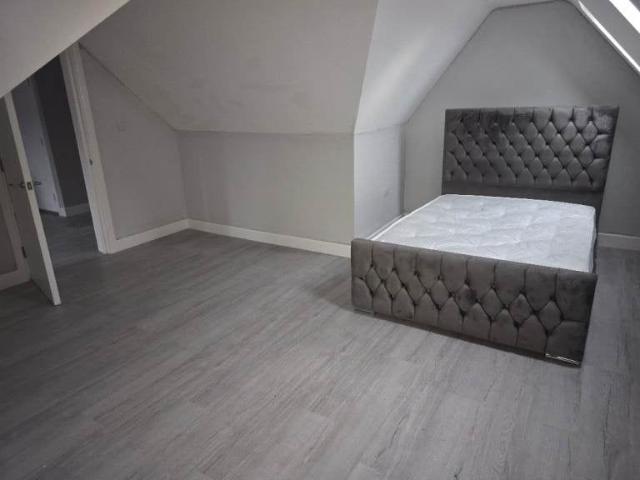 Studio Flat, Belsize Park Gardens, NW3