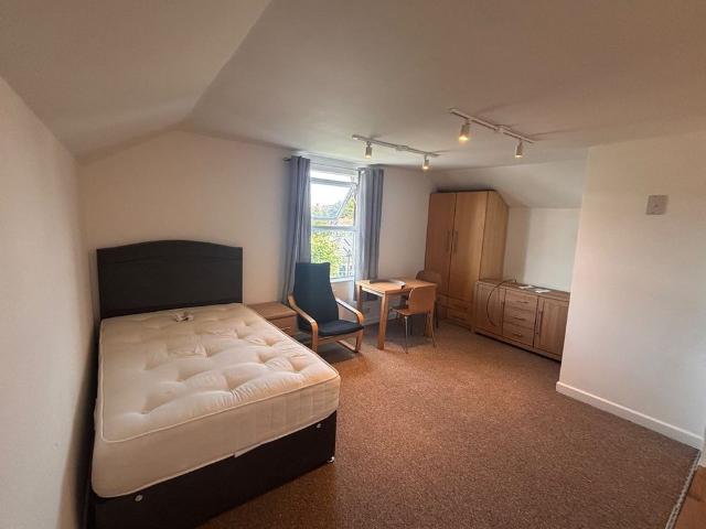 Studio Flat, Berkeley Road, BS7