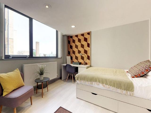 Studio Flat, Bernard Street, SO14