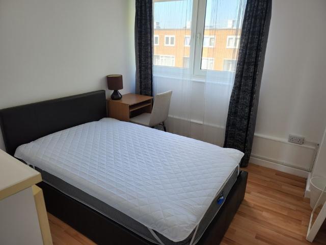 Studio Flat, Billington House, SW8