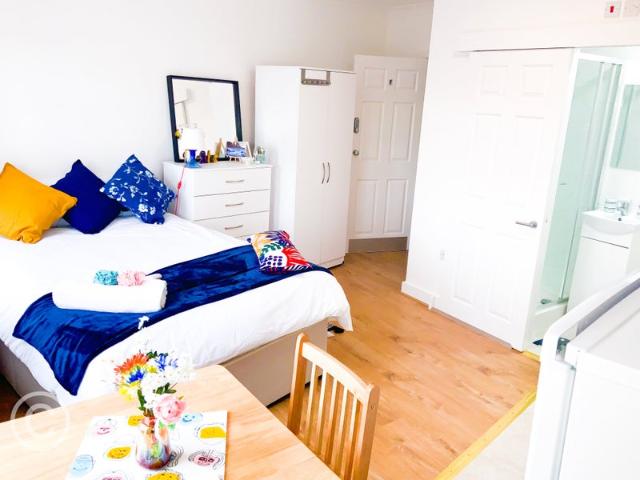 Studio Flat,Bills Included and council tax