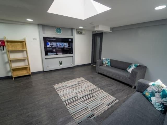 Studio Flat, Birmingham, B29