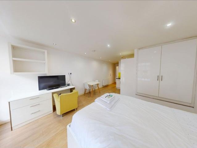Studio Flat, Bold Street, L1