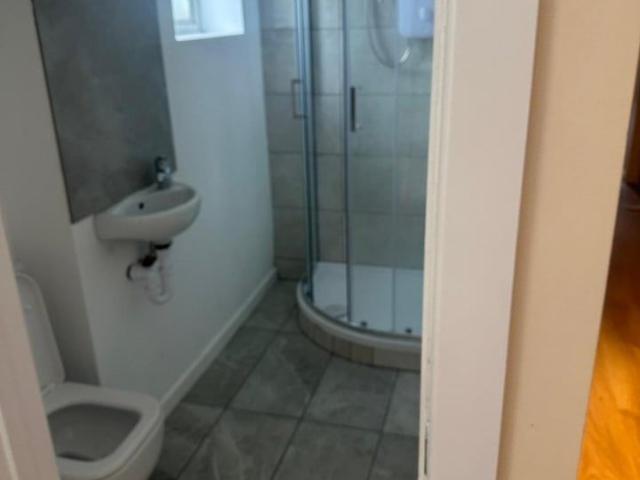 Studio Flat, Borgard Road, SE18