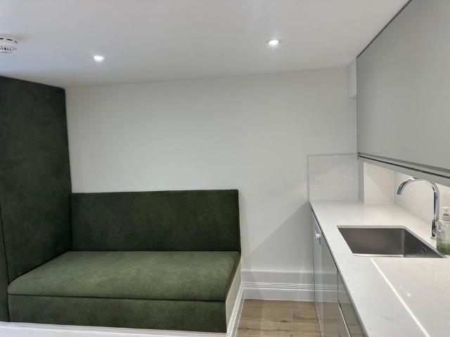 Studio Flat, Bowes Road, N11