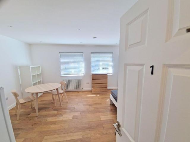 Studio Flat, Bloomfield Road, BS4