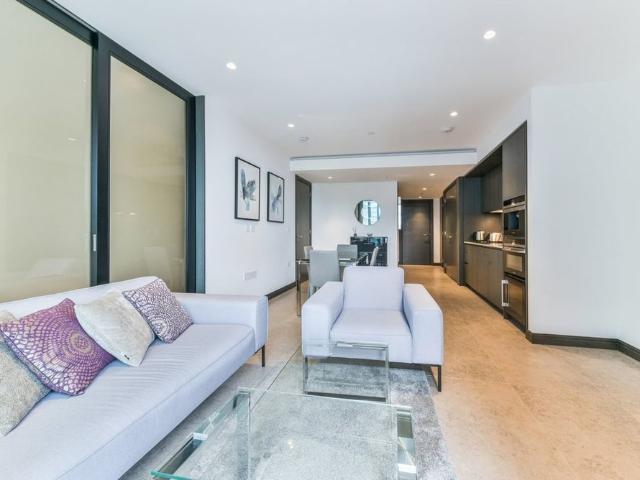 Studio Flat, Blackfriars Road, SE1