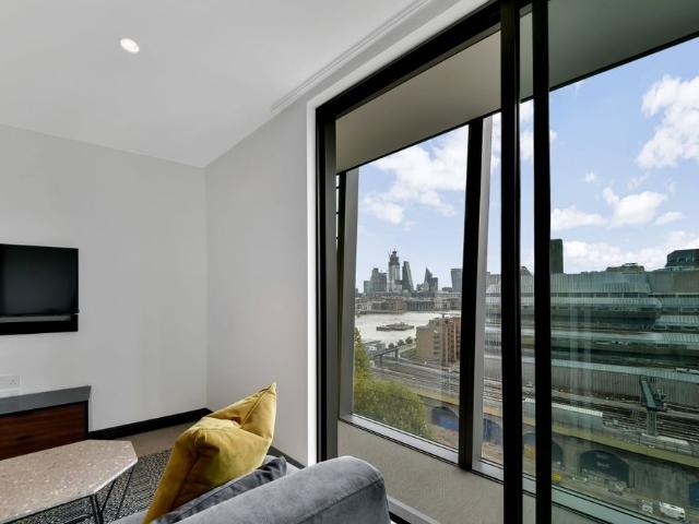 Studio Flat, Blackfriars Road, SE1