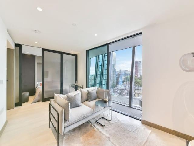 Studio Flat, Blackfriars Road, SE1