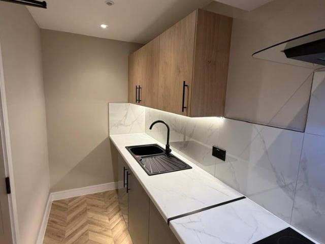 Studio Flat, Blackwell Close, E5