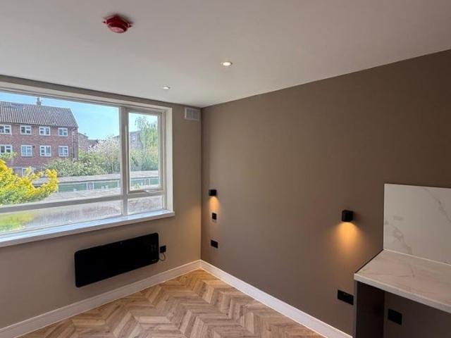 Studio Flat, Blackwell Close, E5