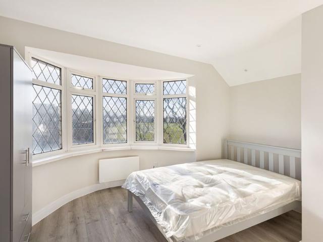 Studio Flat, Broad Walk, SE3