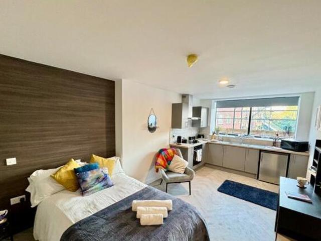 Studio Flat, Broadgate House, Studio Flat For