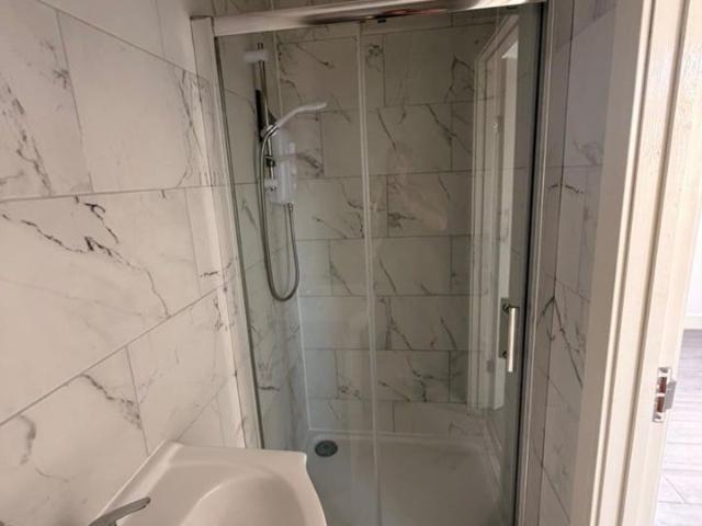 Studio Flat, Bromley Road, N17