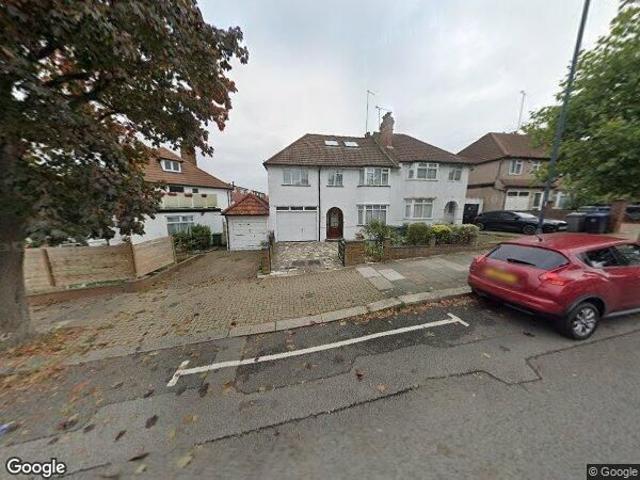Studio Flat, Brook Road, NW2