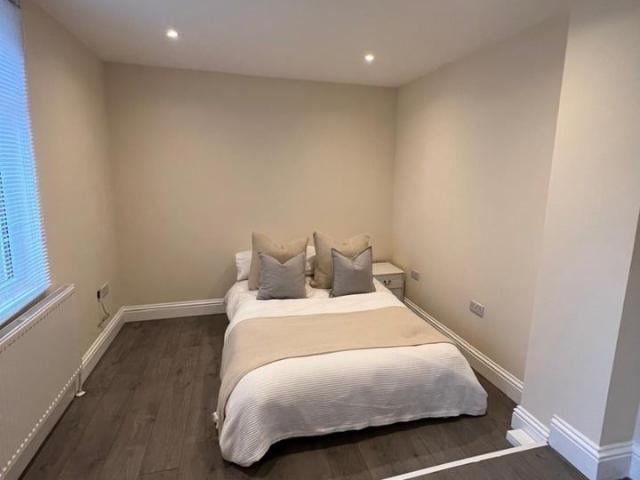Studio Flat, Brook Street, LU3