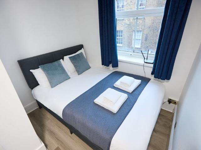 Studio Flat, Bricklane, E1