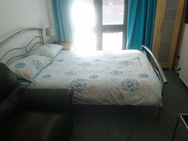 Studio Flat, Bridge House Quay, E14
