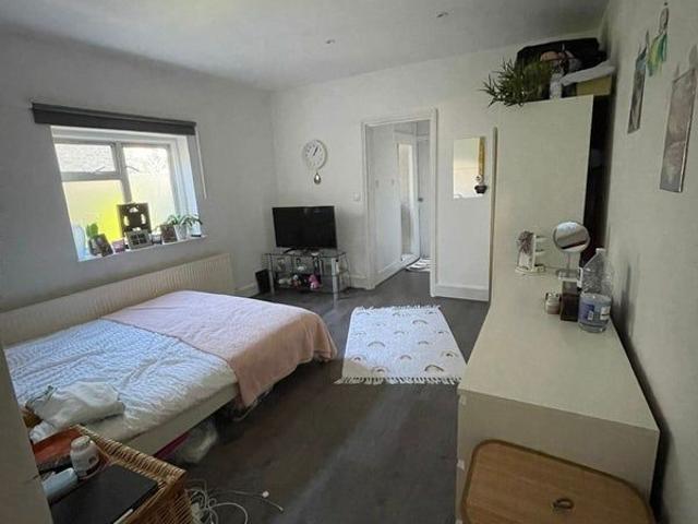 Studio Flat, Buchanan Gardens, NW10