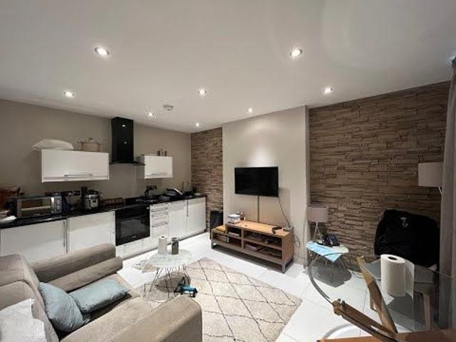 Studio Flat, Butts Court, LS1
