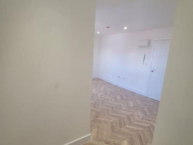 Studio Flat, Camberwell Church St, SE5