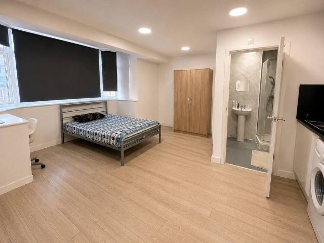 Studio Flat, Cairnfield Avenue, NW2