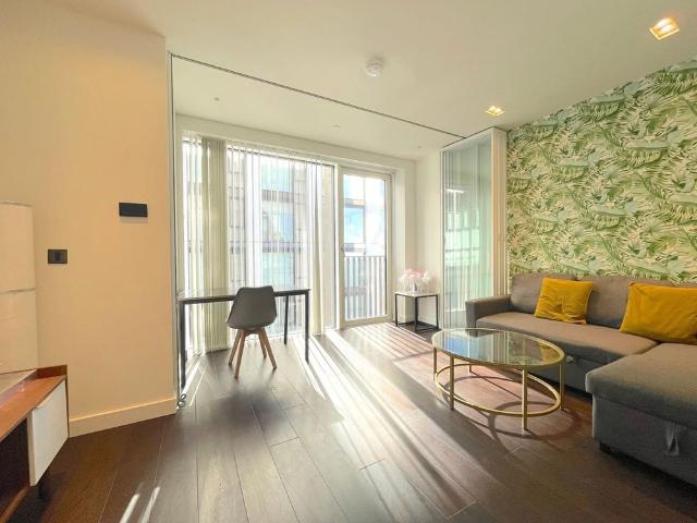 Studio Flat, Casson Square, SE1