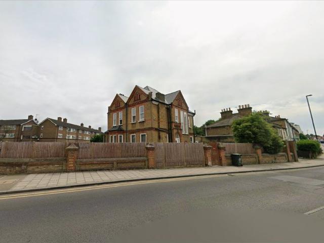 Studio Flat, Catford Hill, SE6