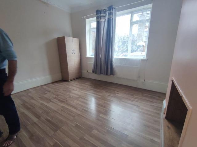 Studio Flat, Cedar Road, N17