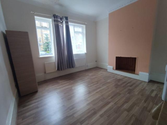 Studio Flat, Cedar Road, N17
