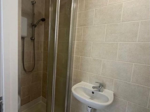 Studio Flat, Chatsworth Road, E5