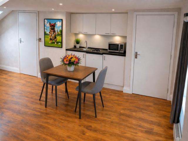 Studio Flat, Charlton, SE7