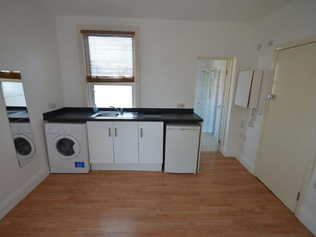 Studio Flat, Church Hill, E17