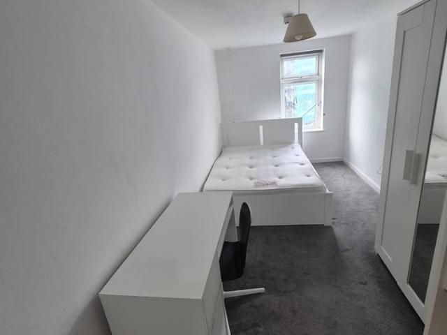 Studio Flat, City Centre, S1
