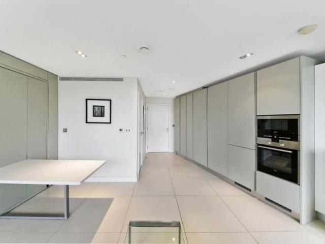 Studio Flat, City Road, EC1Y
