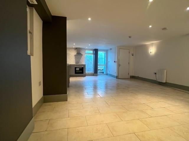 Studio Flat, Compton Road, LE3