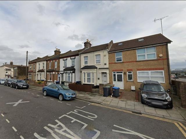 Studio Flat, Cornwall Road, N18