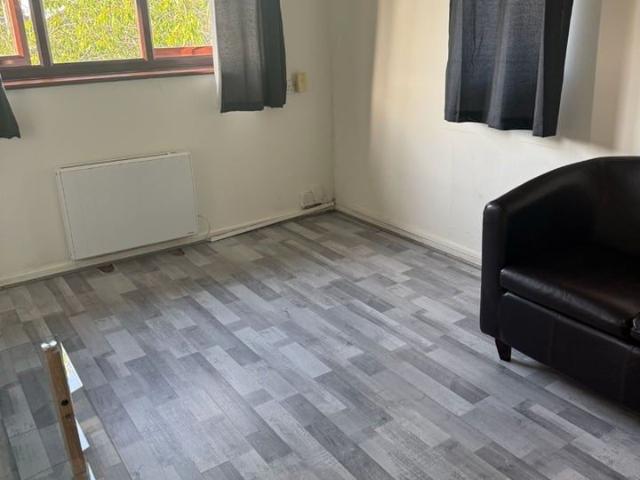 Studio Flat, Corrie Road, CB1