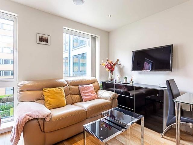 Studio Flat, Counter House, SW6
