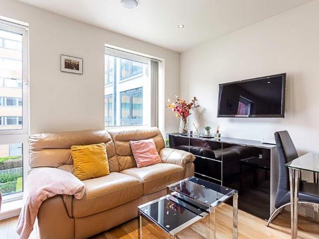 Studio Flat, Counter House, SW6