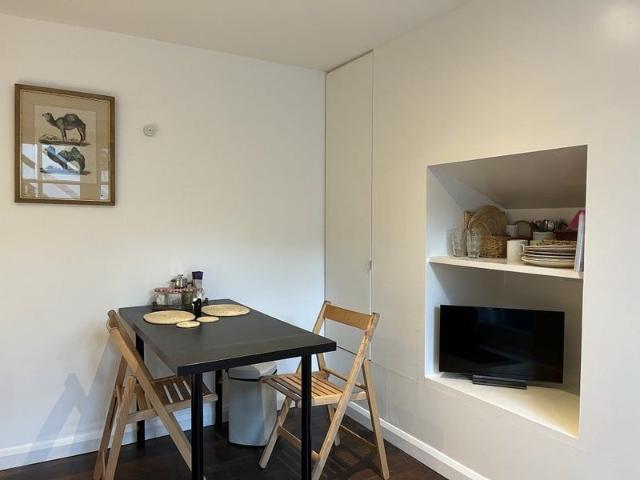 Studio Flat, Cleaver Square, SE11