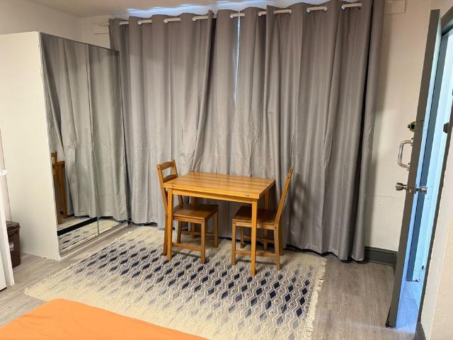 Studio Flat, Clitterhouse Road, NW2