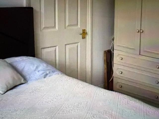Studio Flat, Clifton Gardens, NW11