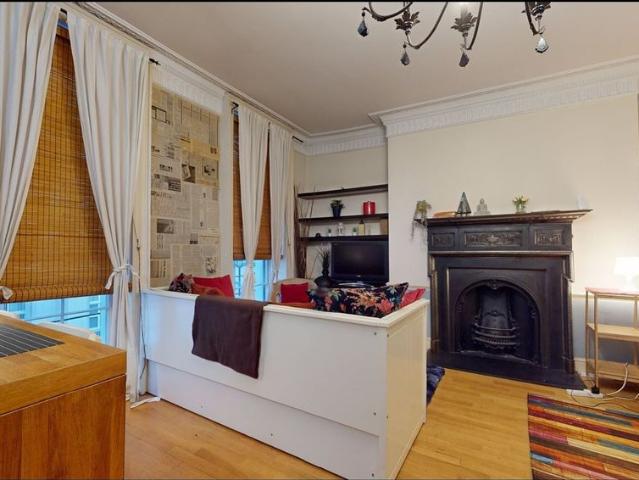 Studio Flat, Craven Street, WC2N