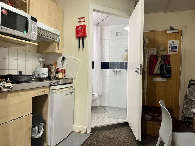 Studio Flat, Creek Road, SE8