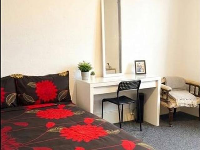 Studio Flat, Crescent Road, N22